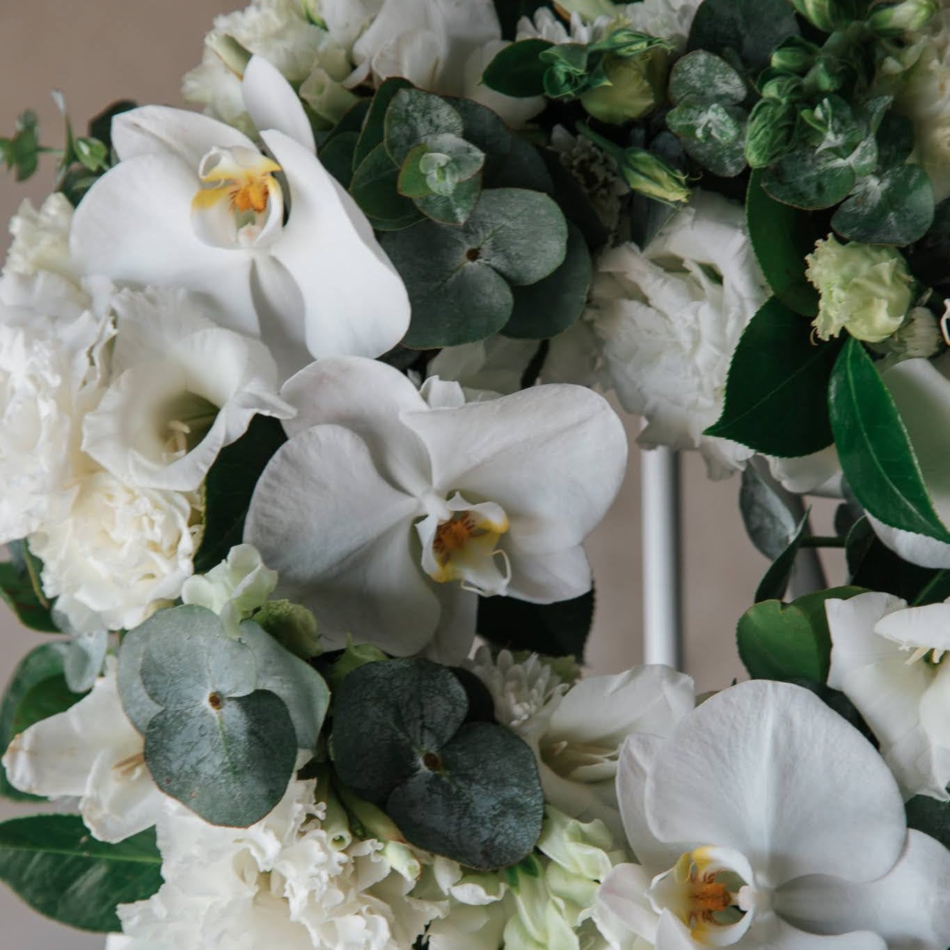 Large White Wreath | Flowers for Funerals | Beija Flor Darwin